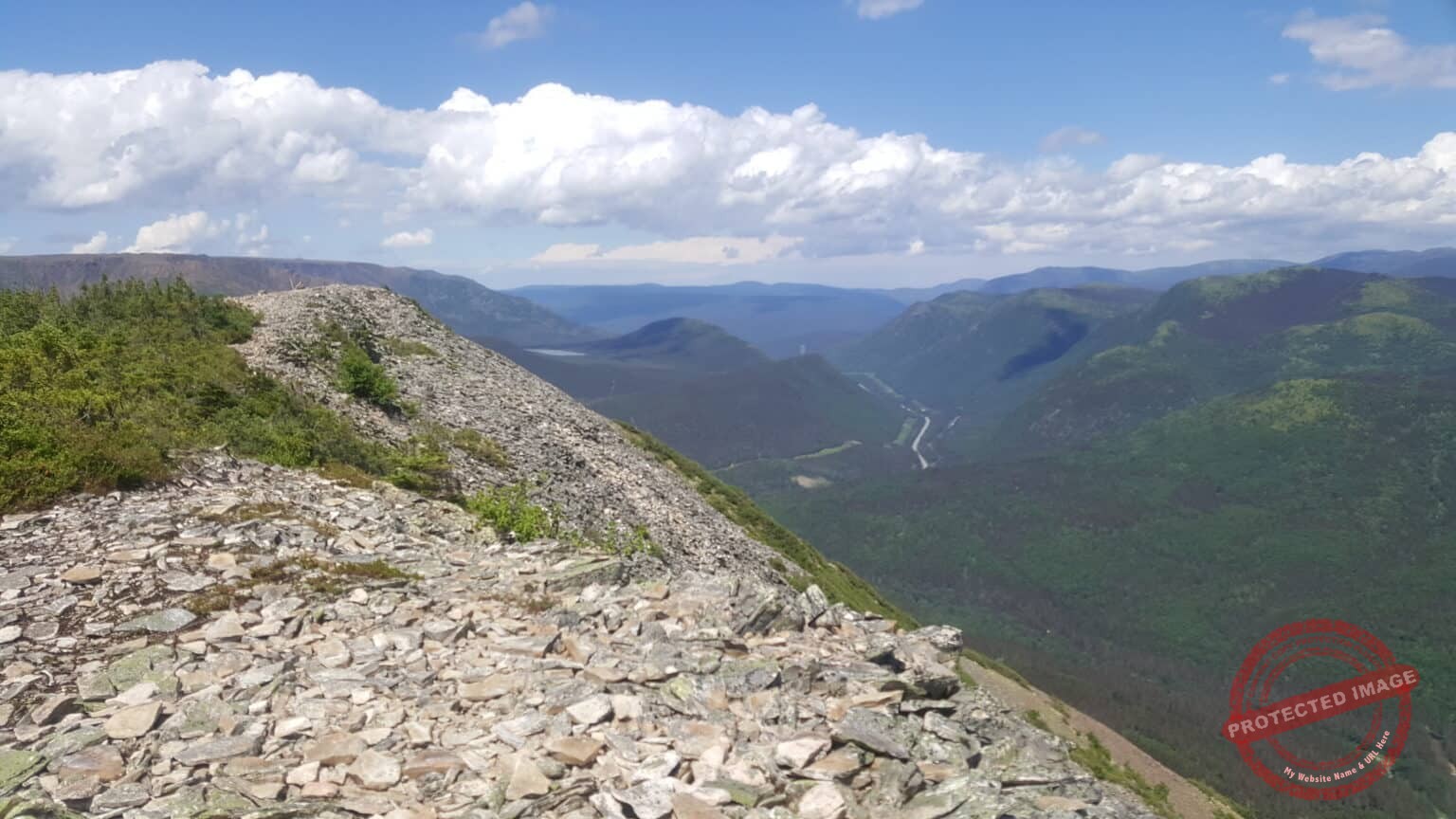 Randonnée au mont Sutton (Round Top) - Dan en bottines